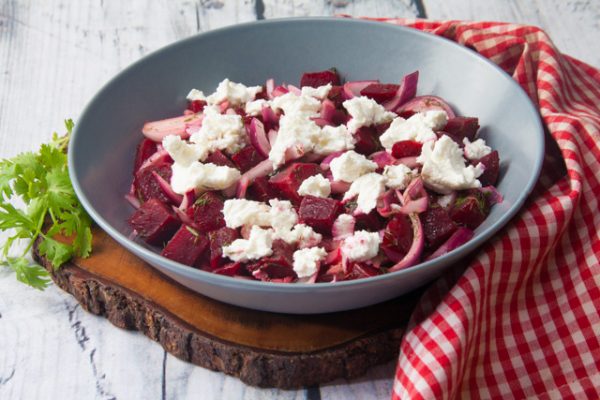 سلطة بنجر بالجبنة القريش | الوصفة